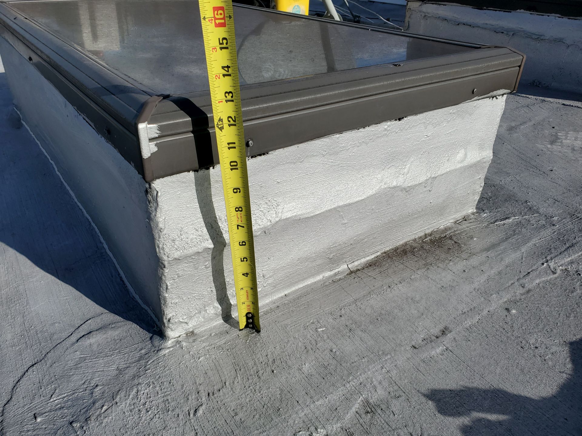 Flat Roof Curb Height What Experts Recommend 